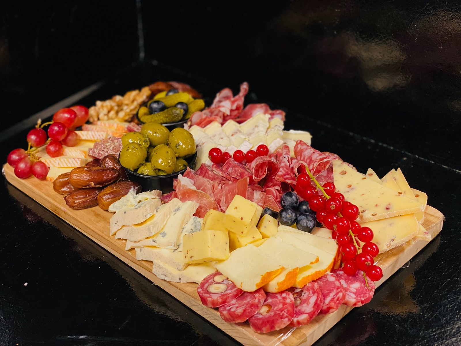 Hapjes - Snacks - Tapasplank -Salade schotels- Partypannen - Keurslager ...