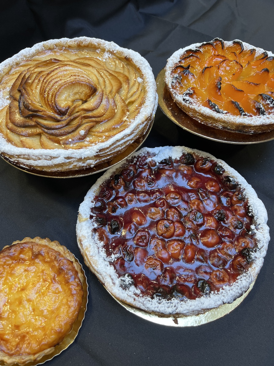 TAARTEN IN DE OVEN GEBAKKEN - Yves Guns - Sterrebeek