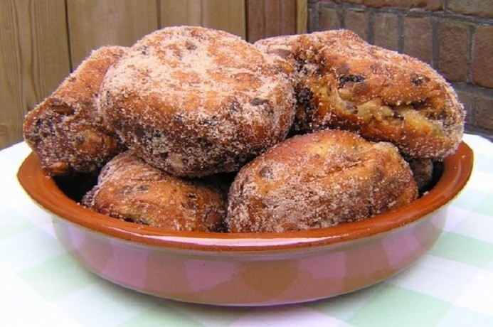 Schaal met 10 Zutphense Walburgers - Van Rooyens Bakkerij