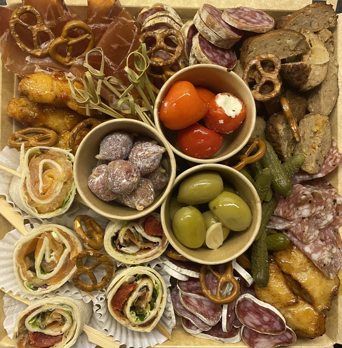Borrelschaal Mediterraans standaard ± 6 personen - Keurslager van Strien