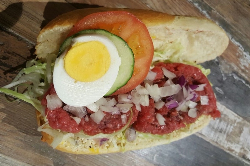 Broodje tartaar - Keurslager De Adelaar B.V.